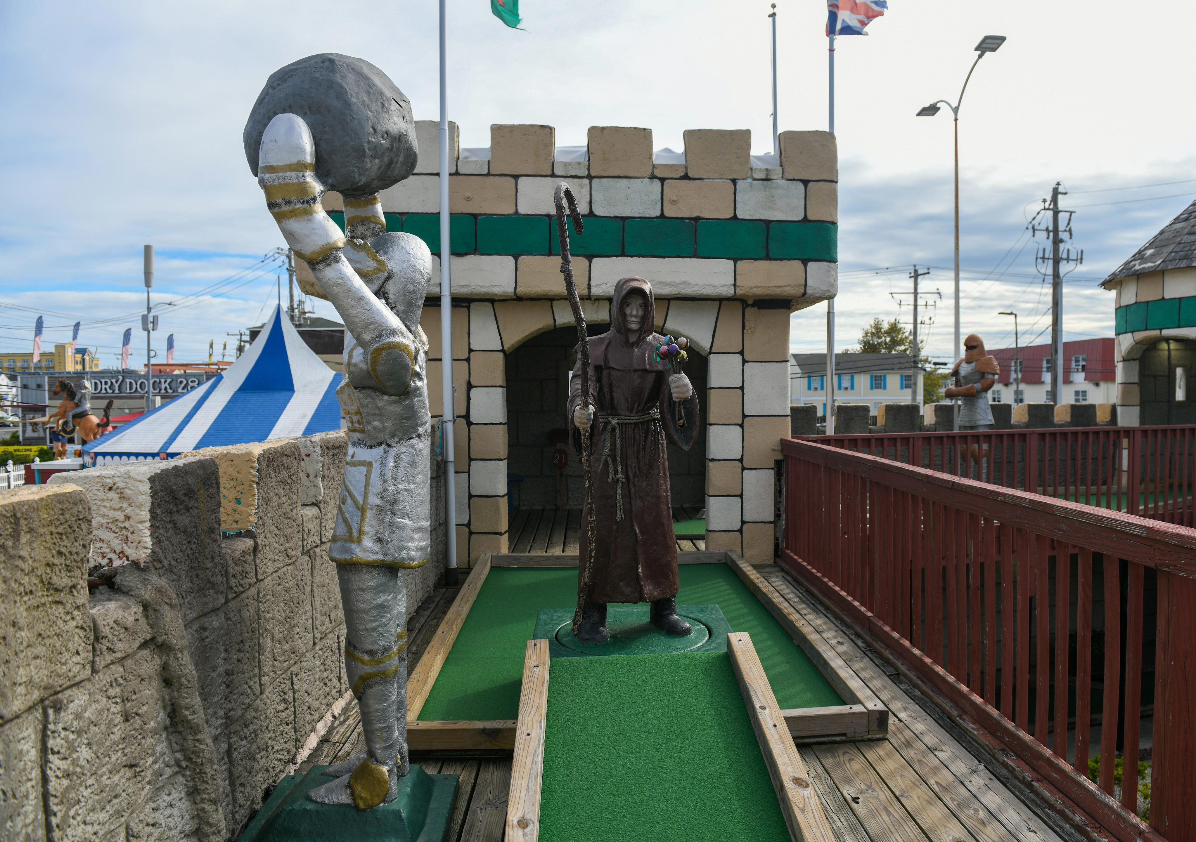 Hear ye, hear ye! Old Pro Golf's iconic Ocean City castle course to ...