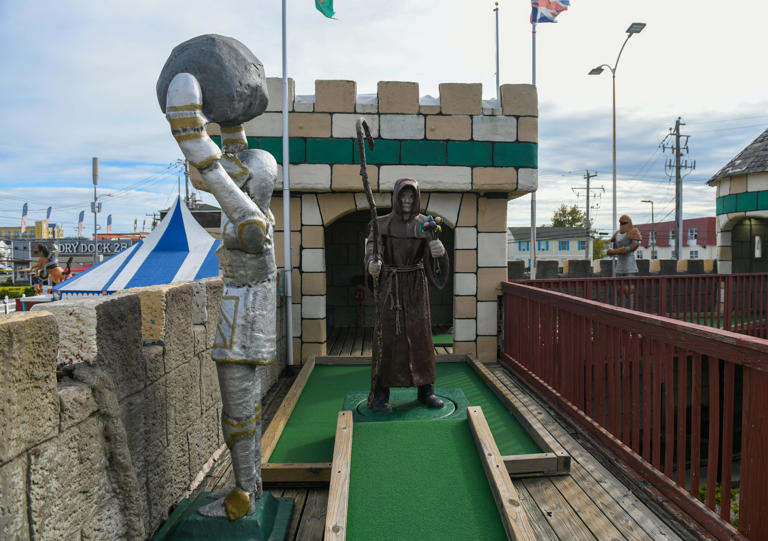 Hear ye, hear ye! Old Pro Golf's iconic Ocean City castle course to ...