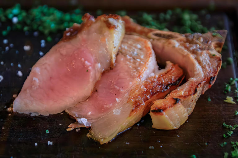 How to Avoid Food Poisoning at Home and in Restaurants, According to ...