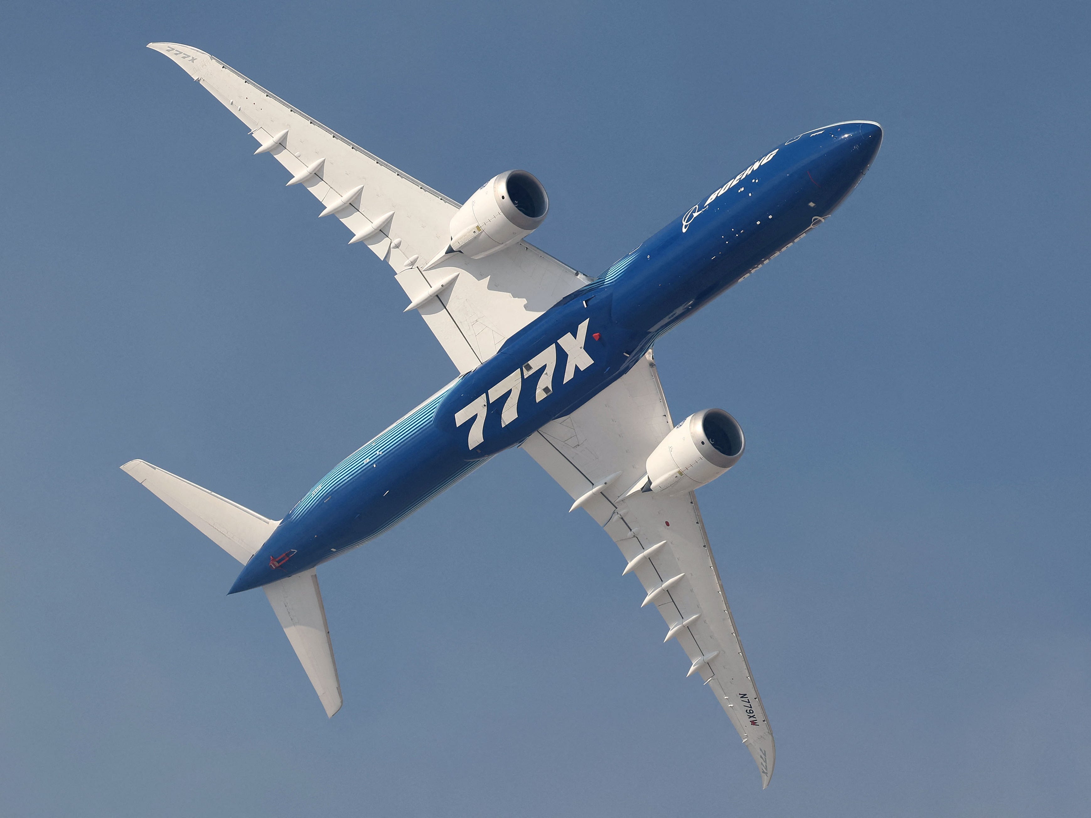 Boeing's CEO says it might have to delay its much-anticipated new plane ...