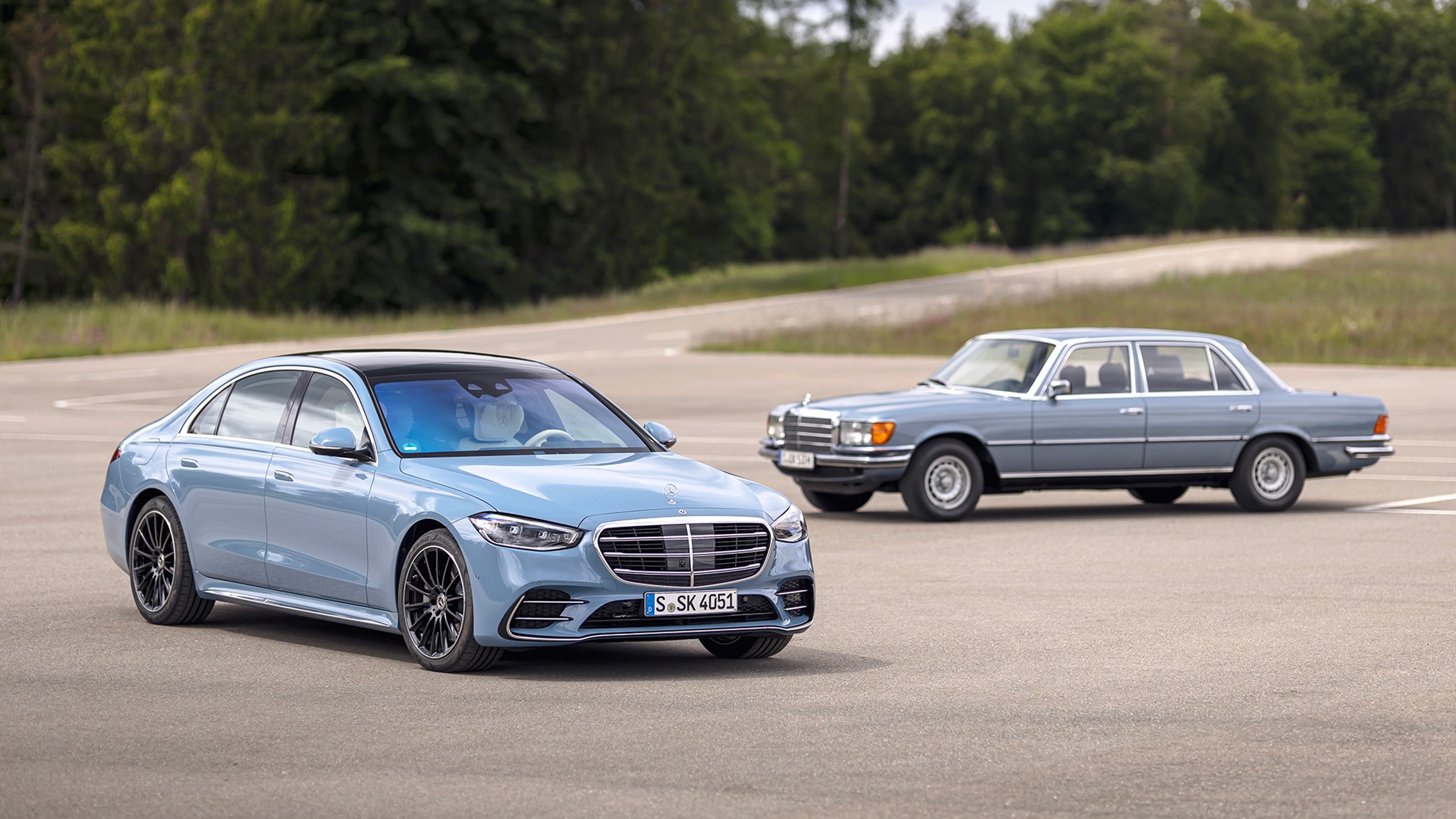 This Old S-Class Terrorized Porsches and Ferraris—and It Has a Modern ...