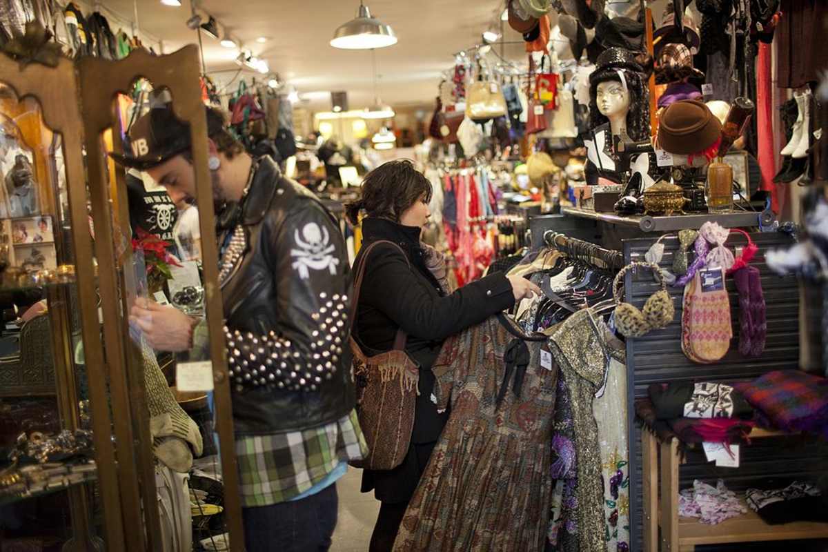 8 Common Items You No Longer Spot at Thrift Shops