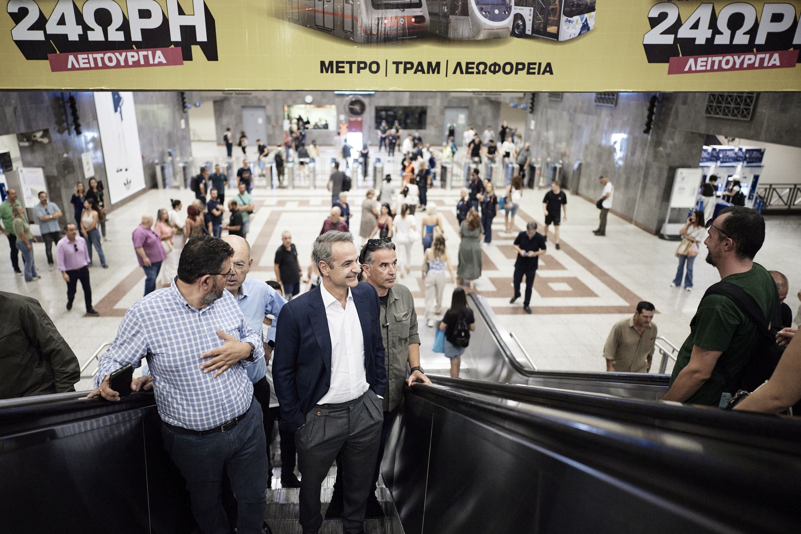 Κυριάκος Μητσοτάκης: Επισκέφθηκε τον σταθμό «Σύνταγμα» ενόψει της ...