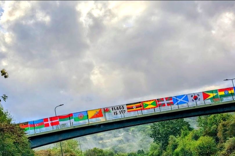 Classic Welsh response to flags appears on bridge and people are loving it