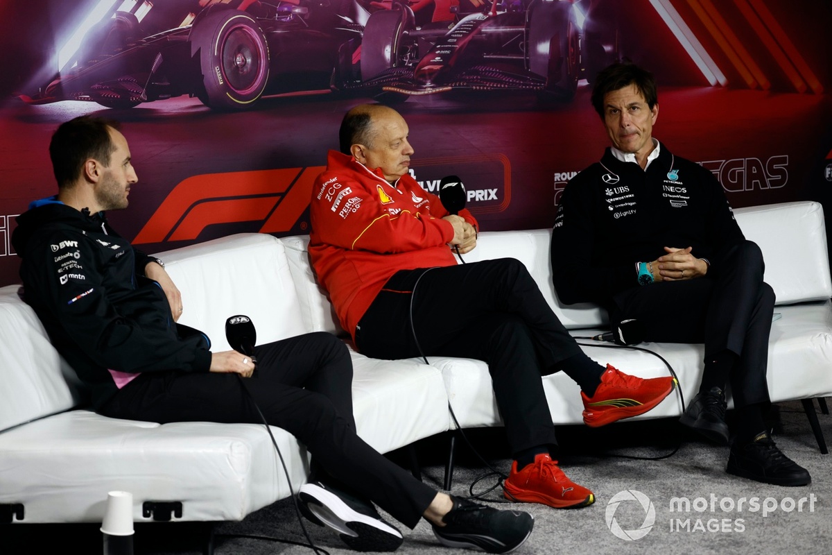 La llamada más difícil de Vasseur: así le contó a su amigo Wolff el fichaje de Hamilton