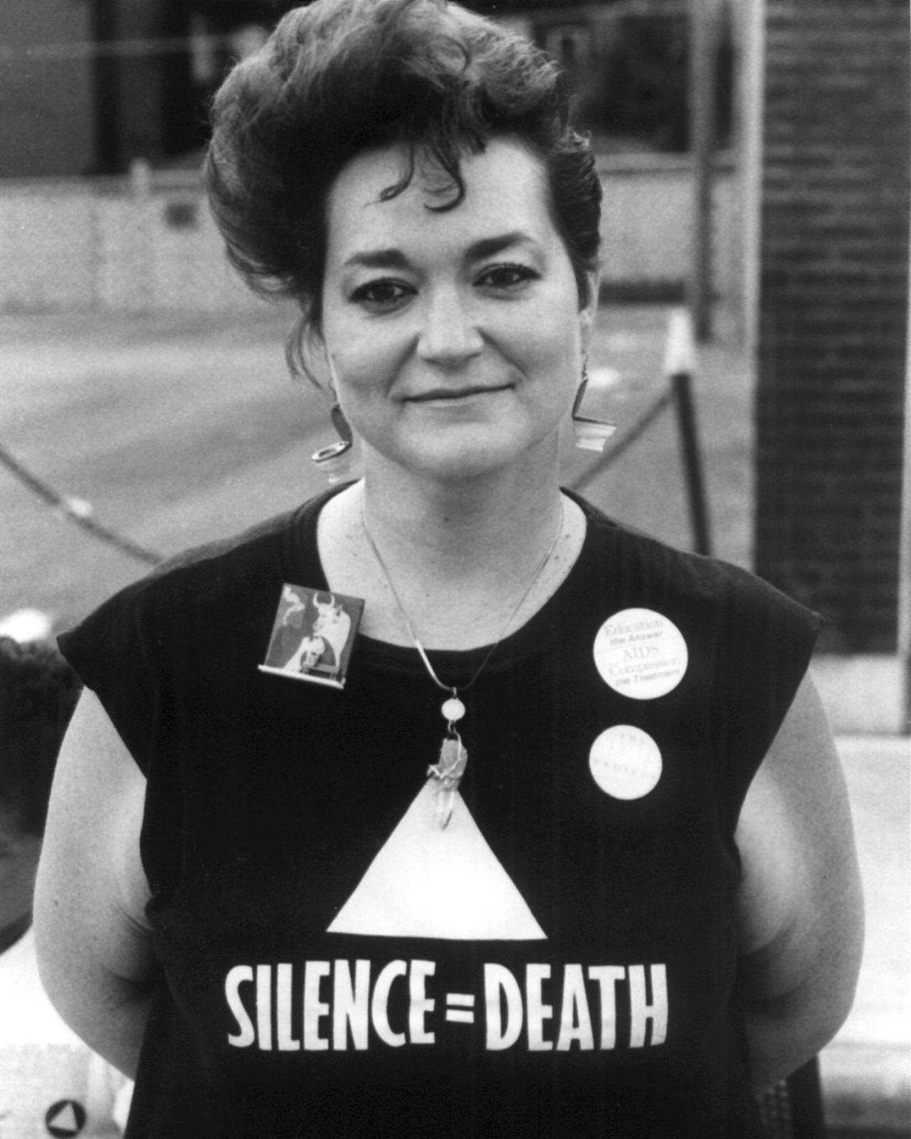 Lori Cannon, ‘AIDS Angel of Chicago,’ Dies at 74