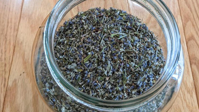 How to make lavender simple syrup in 3 easy steps