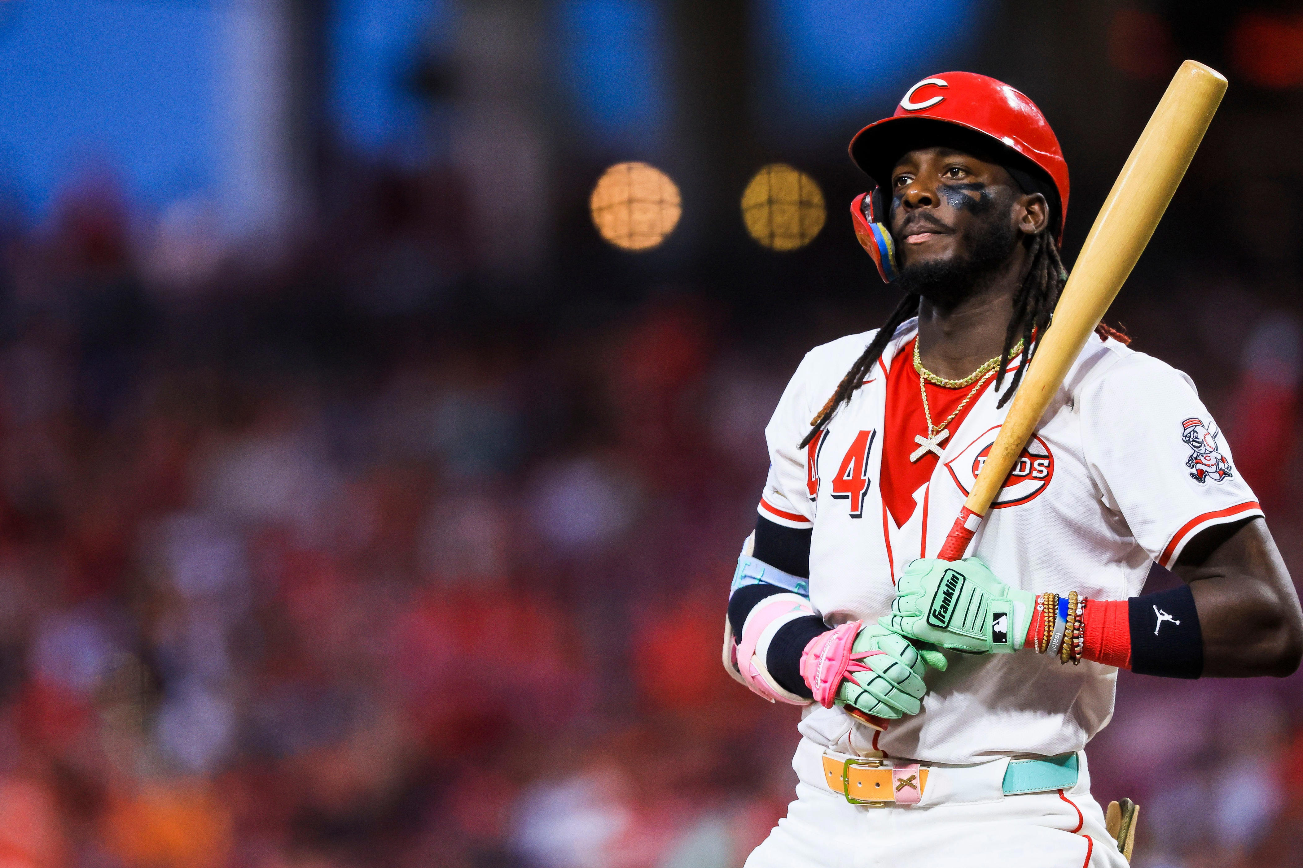 What happens if Cincinnati Reds tie for playoff spot?