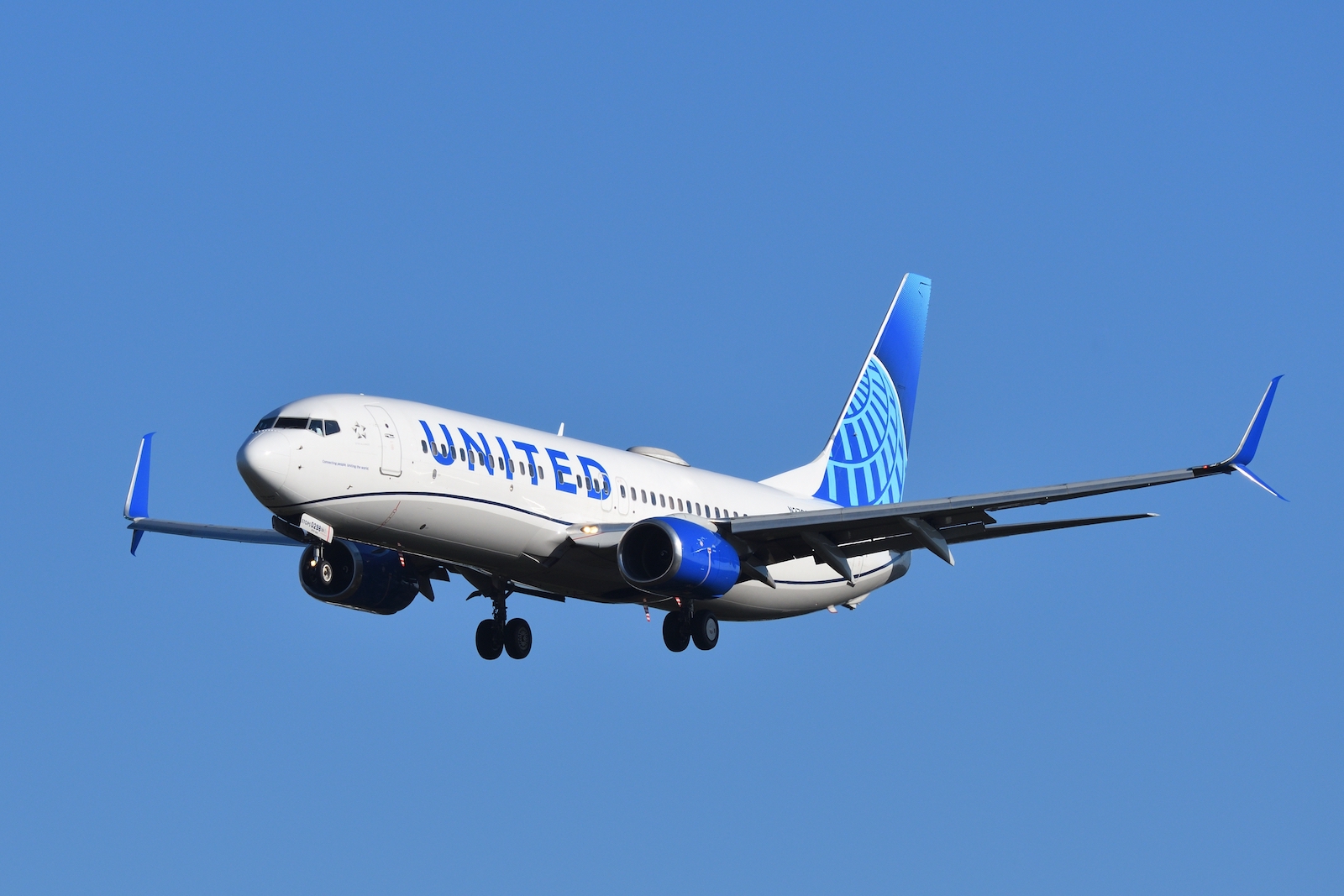 FAA Approves United's First Starlink Mainline Aircraft