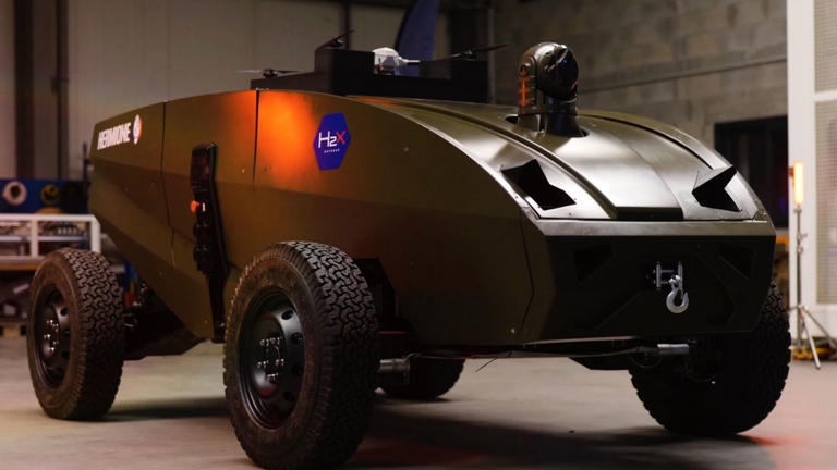 Hermione: Hydrogen-powered robot offers 20 hours of battlefield defence ...