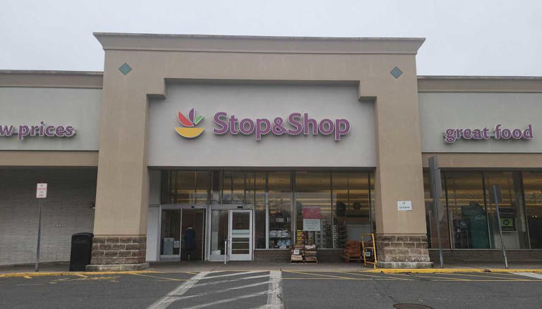 Stop & Shop Serves Up Thanksgiving Deal For Those Feeling The Pinch