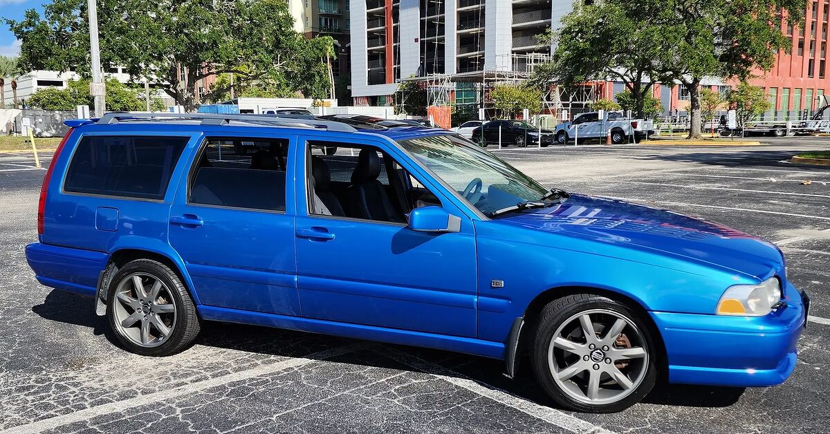 2000 Volvo V70R For Sale