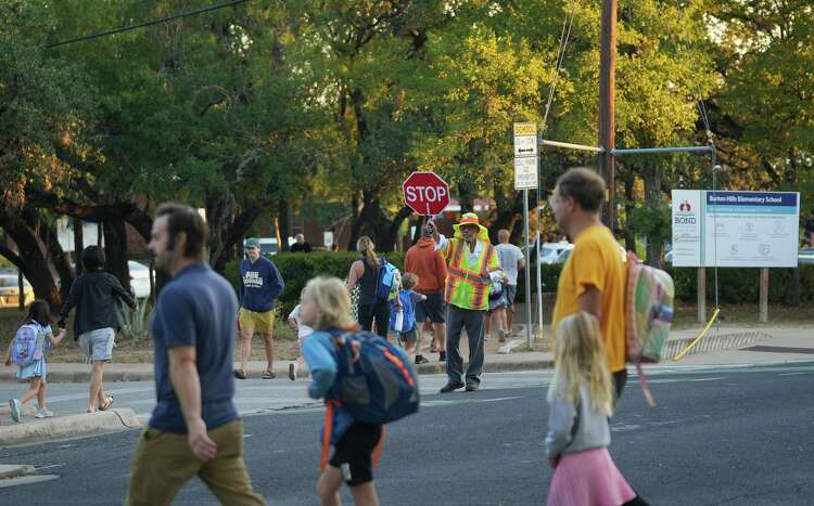 Austin police: Shift change misstep caused faulty alert during Zilker ...