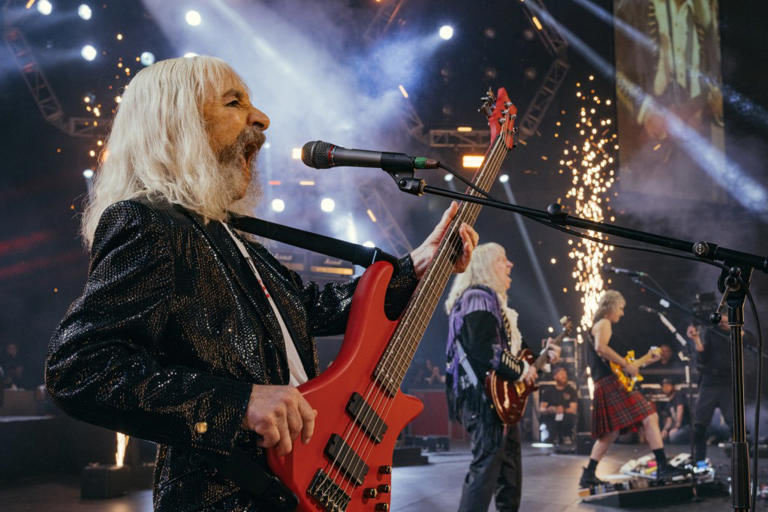 Harry Shearer on Life as Spinal Tap's Derek Smalls - and His ‘Simpsons ...