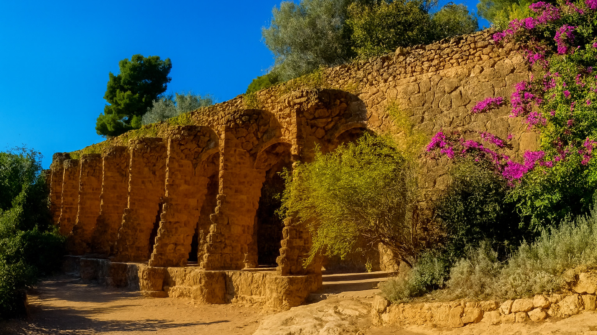 Explore Park Güell Barcelona (4K)