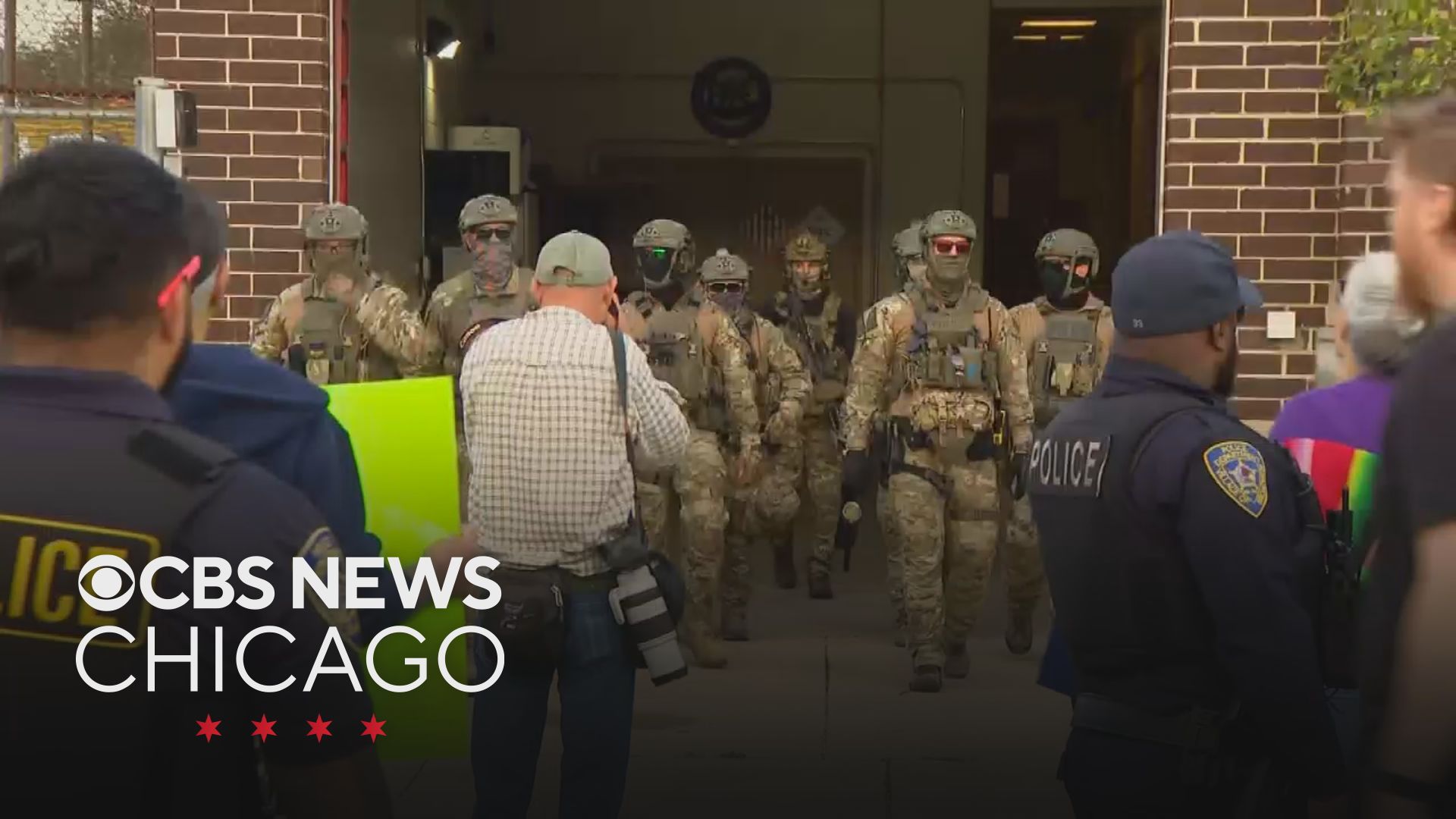 Protesters confront ICE agents outside Broadview processing facility ...
