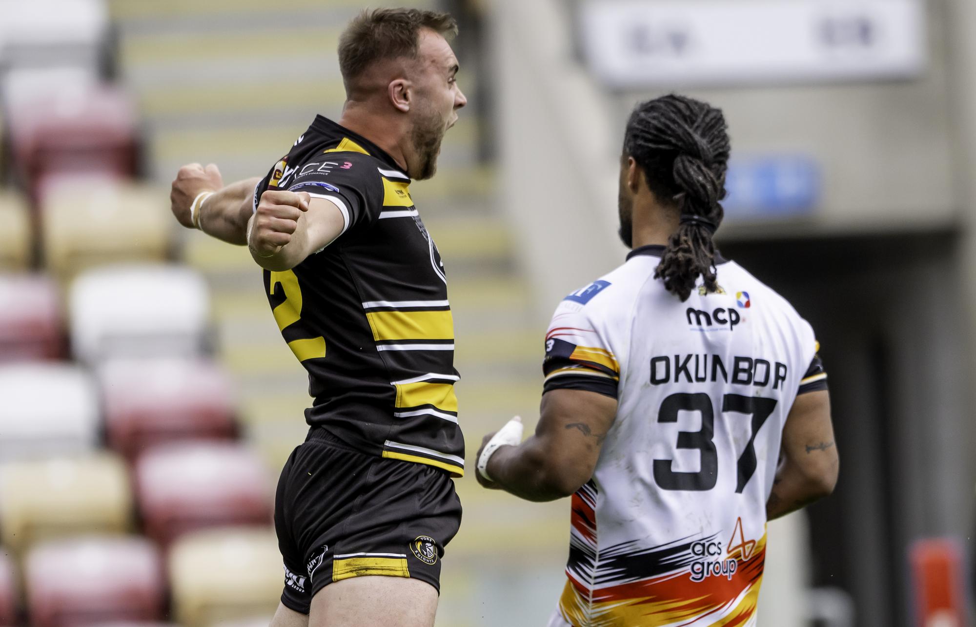 Hull FC raid Championship to sign York Knights forward