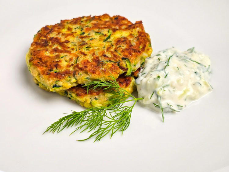 Homemade Tzatziki Recipe with Cucumber & Dill