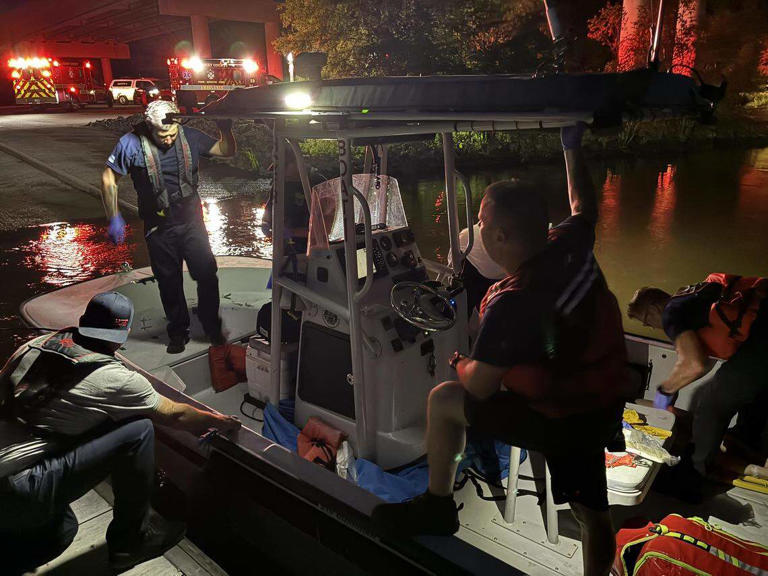 SC captain accused of being intoxicated when he ran boat ashore, injuring 2