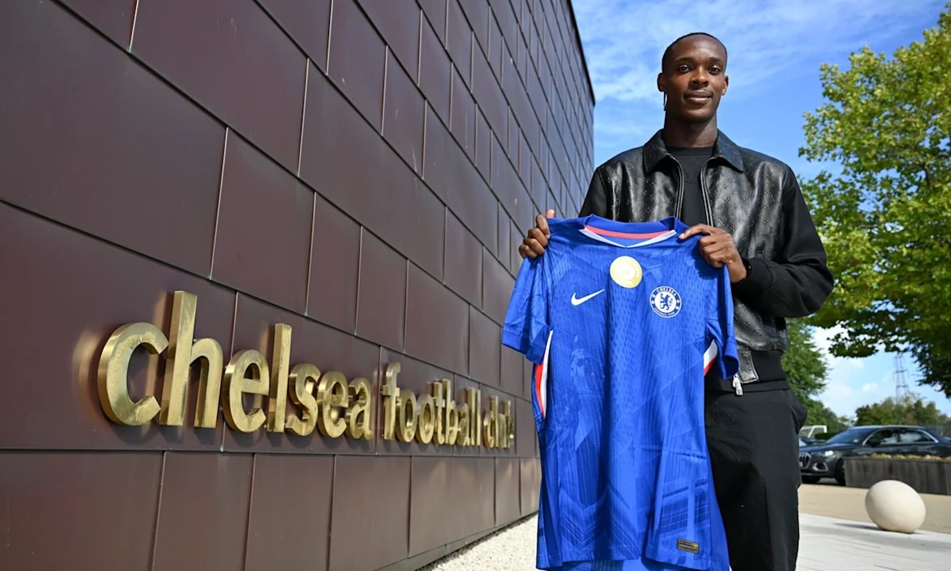 Chelsea sign Strasbourg's star striker and captain in another ...