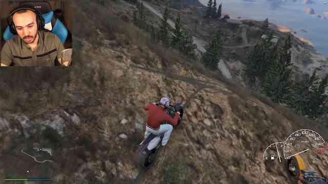 Dans GTA RP, on m’a dénoncé à la police