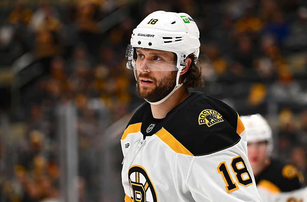 Pavel Zacha: not an ideal second center for the Canadiens, according to ...