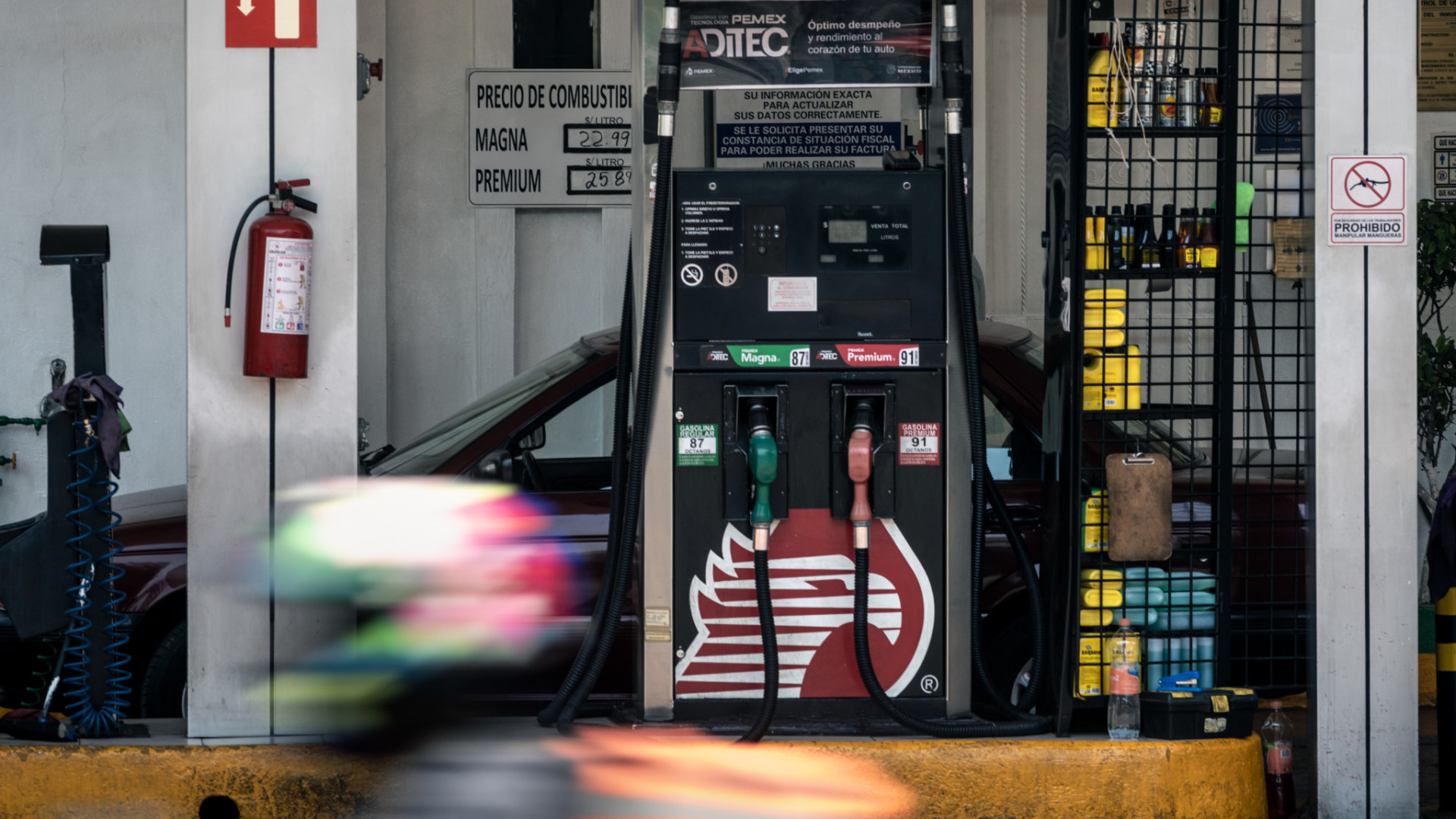 Secret routes smuggling fuel from the US into Mexico