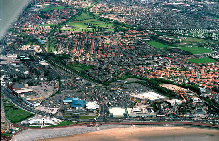 30 pictures take us back to happy days at Morecambe's Super Swimming ...