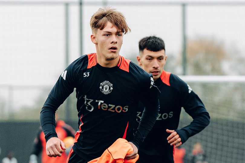 Manchester United winger closing in on transfer to Turkey