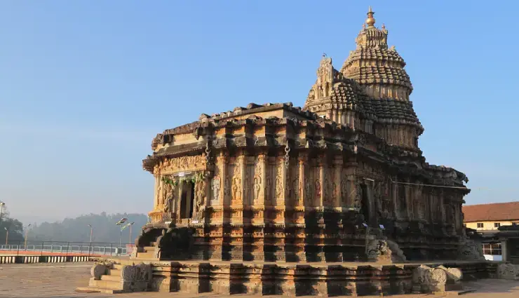 10 Must Visit Temples in Karnataka