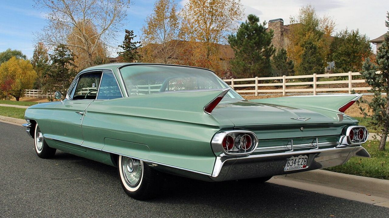 Why did cars in the ’50s have huge tailfins? The origins