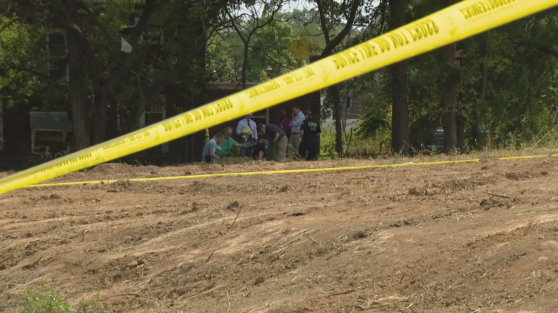 Buried human bones found by St. Louis forestry workers digging on lot