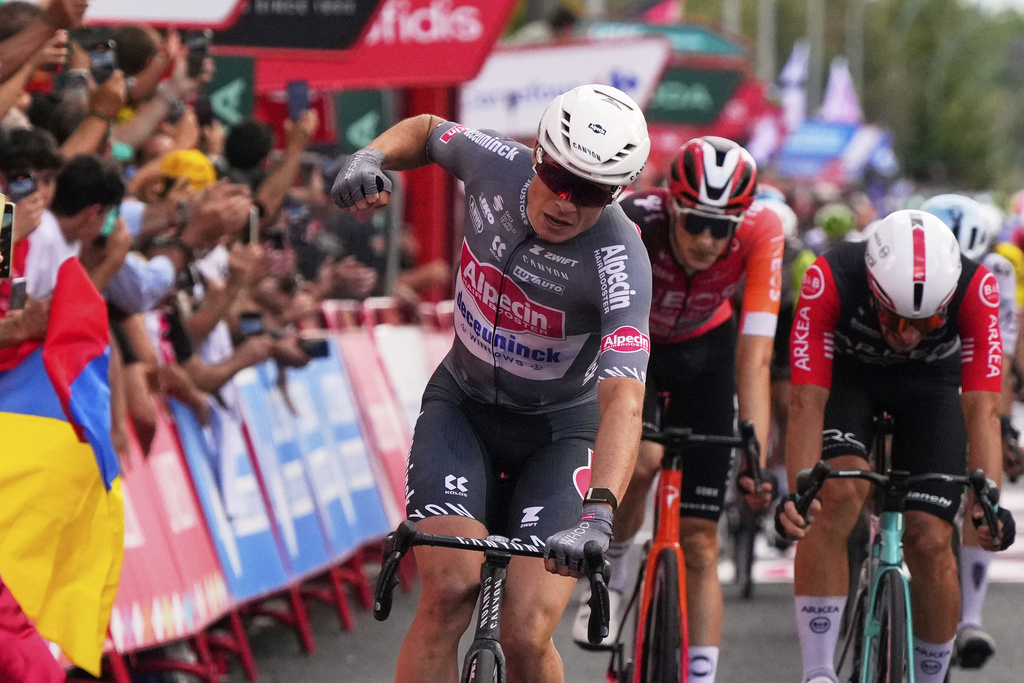 Philipsen gana su tercera etapa en la Vuelta y Vingegaard lidera antes ...