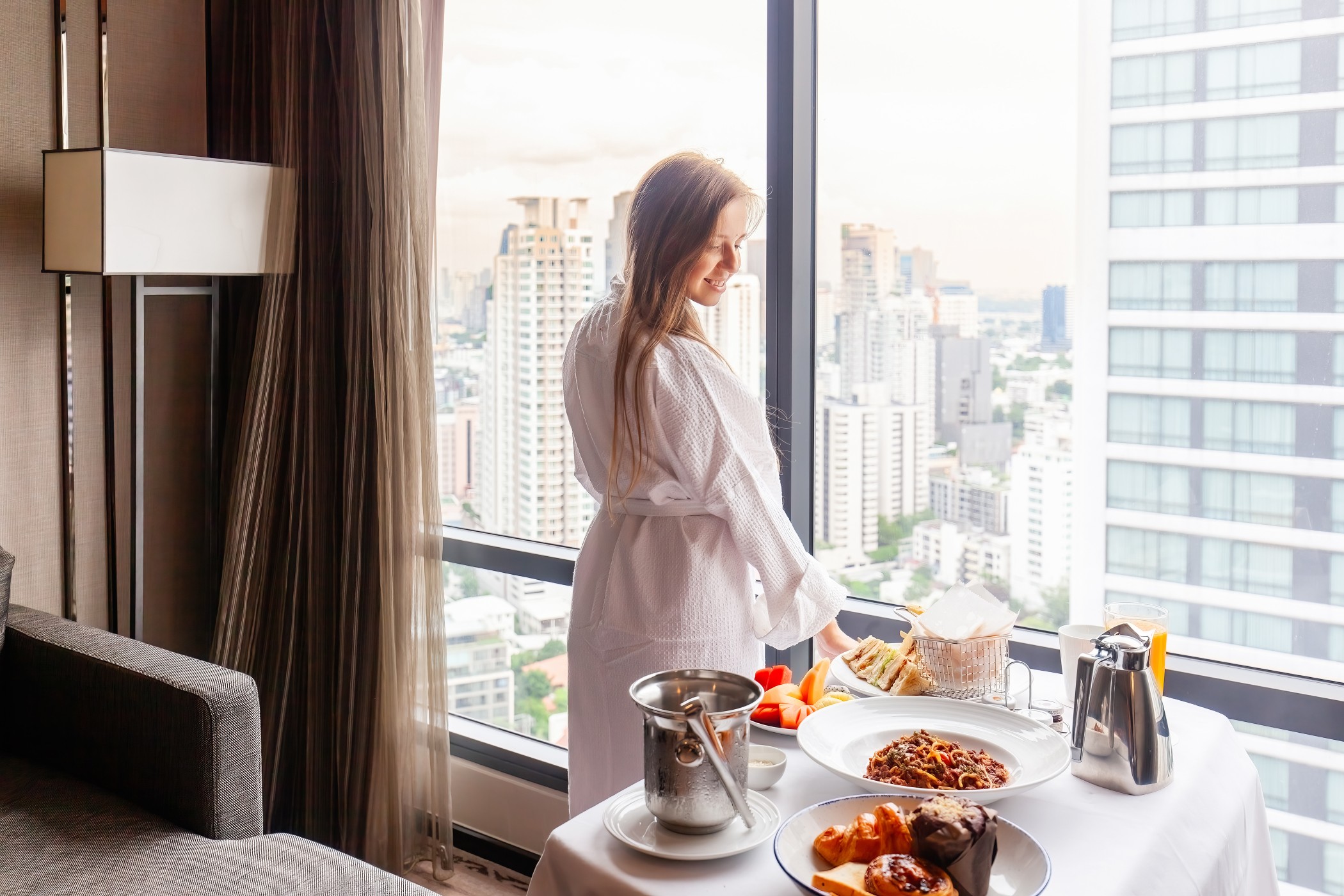 Airbnb vs Hotels: 11 Types of People Who Should Avoid Airbnb