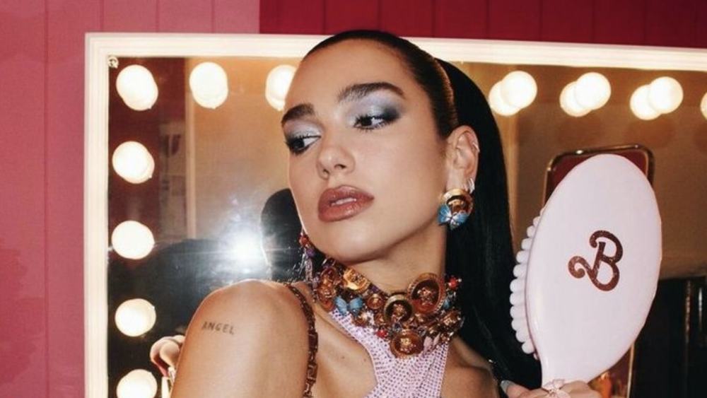 La rutina simple de skincare de Dua Lipa para una piel divina