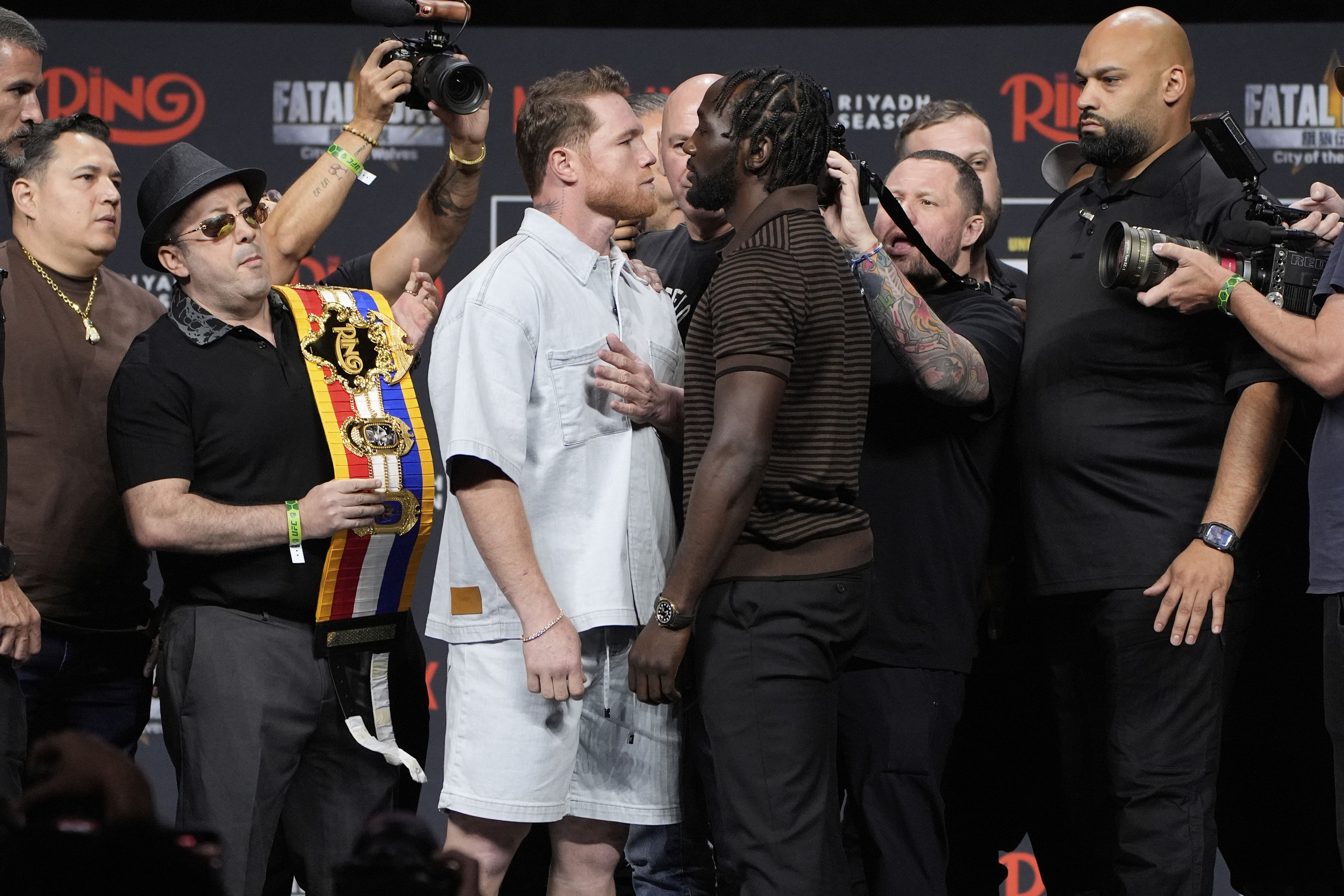 “Nacho” Beristáin asegura que el Canelo finalmente enfrentará a un ...