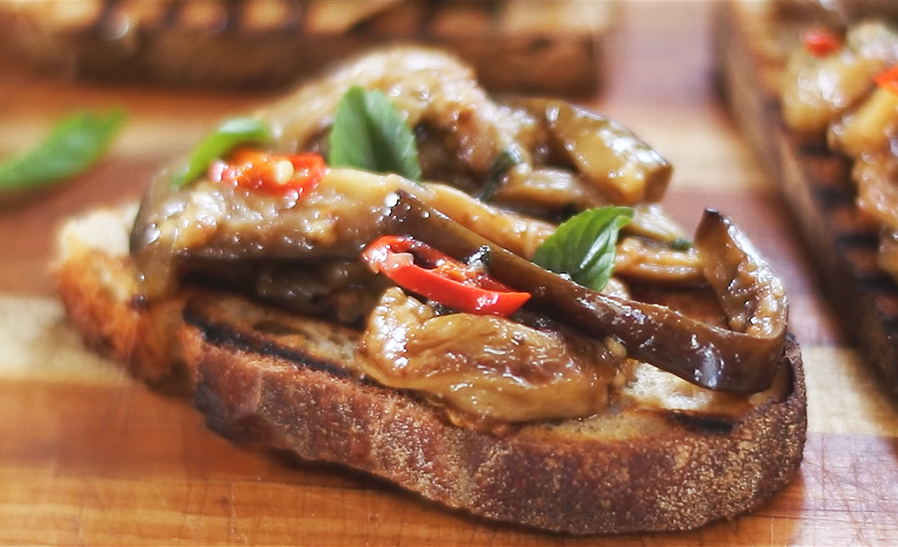 Spicy eggplant in olive oil