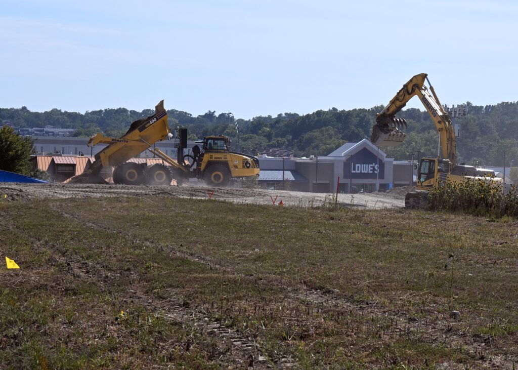 Work begins again on nearly $1 billion Crossroads redevelopment
