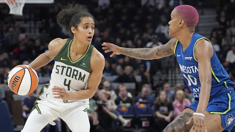 Skylar Diggins, Storm Mock Lynx Celebration After Win on Thursday
