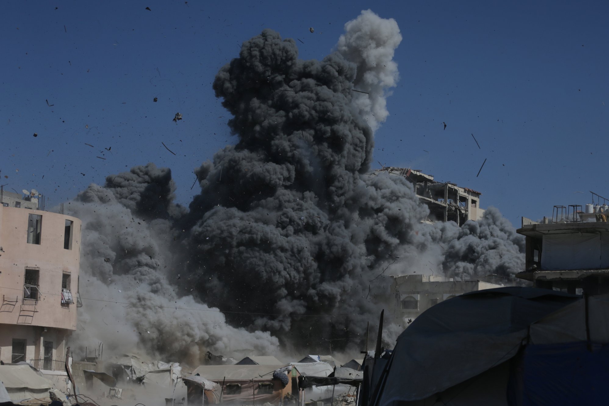 Kraftig bombing av Gaza – minst 50 drept