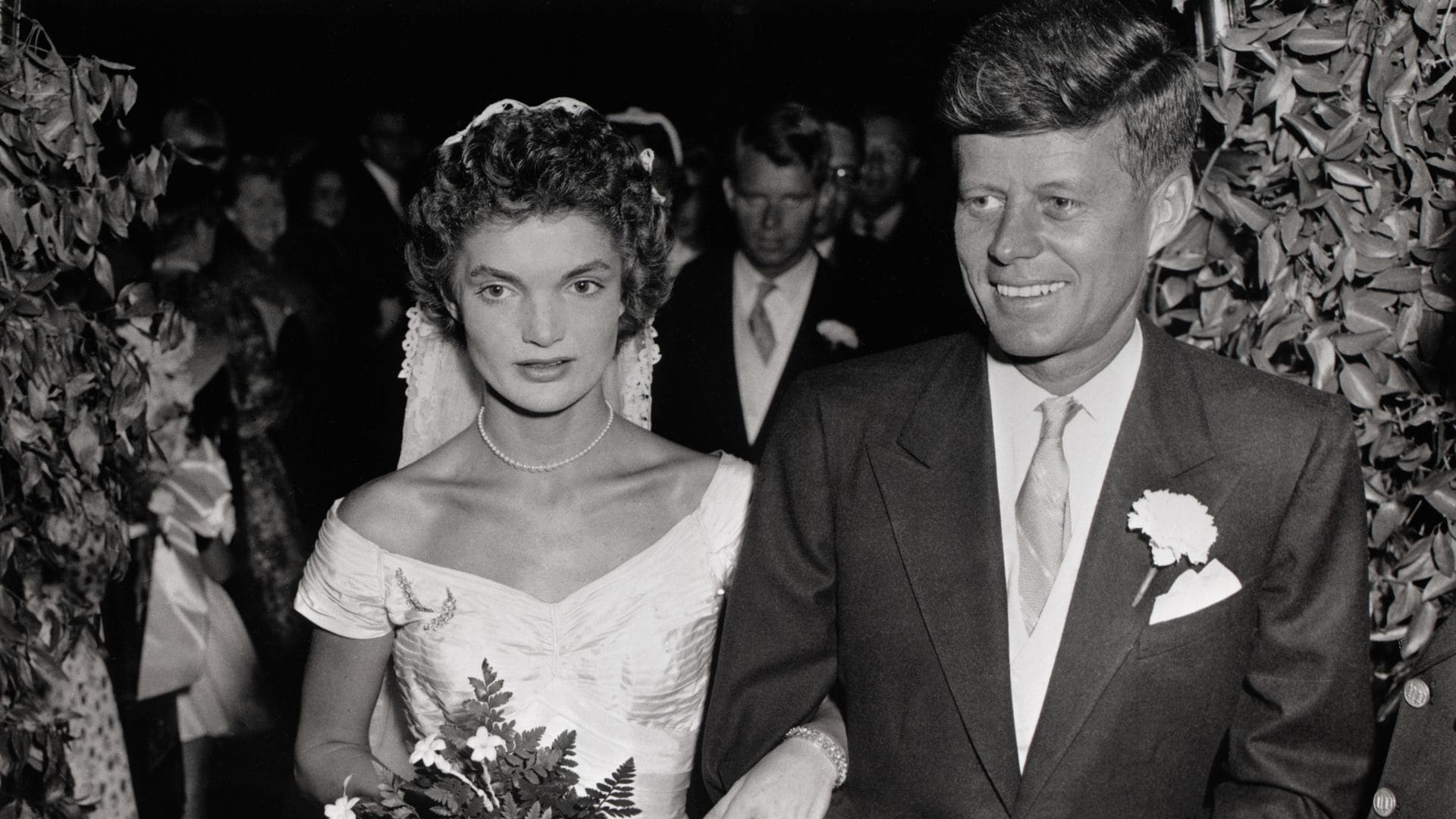 John F. Kennedy and Jacqueline Kennedy Onassis’s fairytale 1953 wedding ...