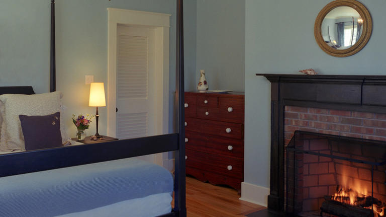 Why So Many Older Homes Were Built With Such Small Closets