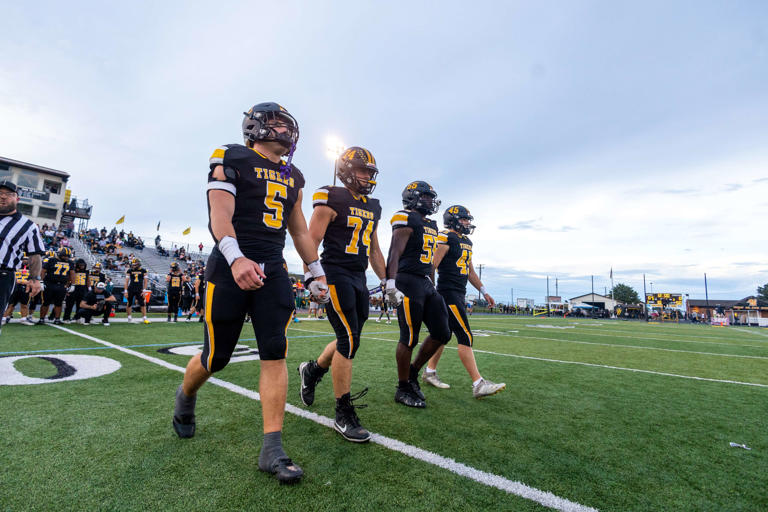 High school football scoreboard, schedule for Sept. 4-6