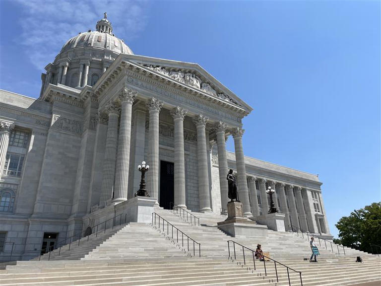 Democrats, GOP clash over plan to eliminate income tax, expand sales taxes