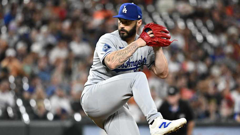 Dave Roberts Reveals Ultimatum on Struggling Dodgers Bullpen