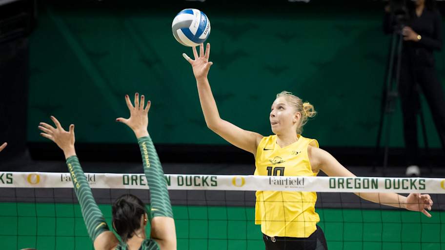 Oregon Ducks News: Volleyball racks up 1000th win, Pro Ducks open 2025 ...