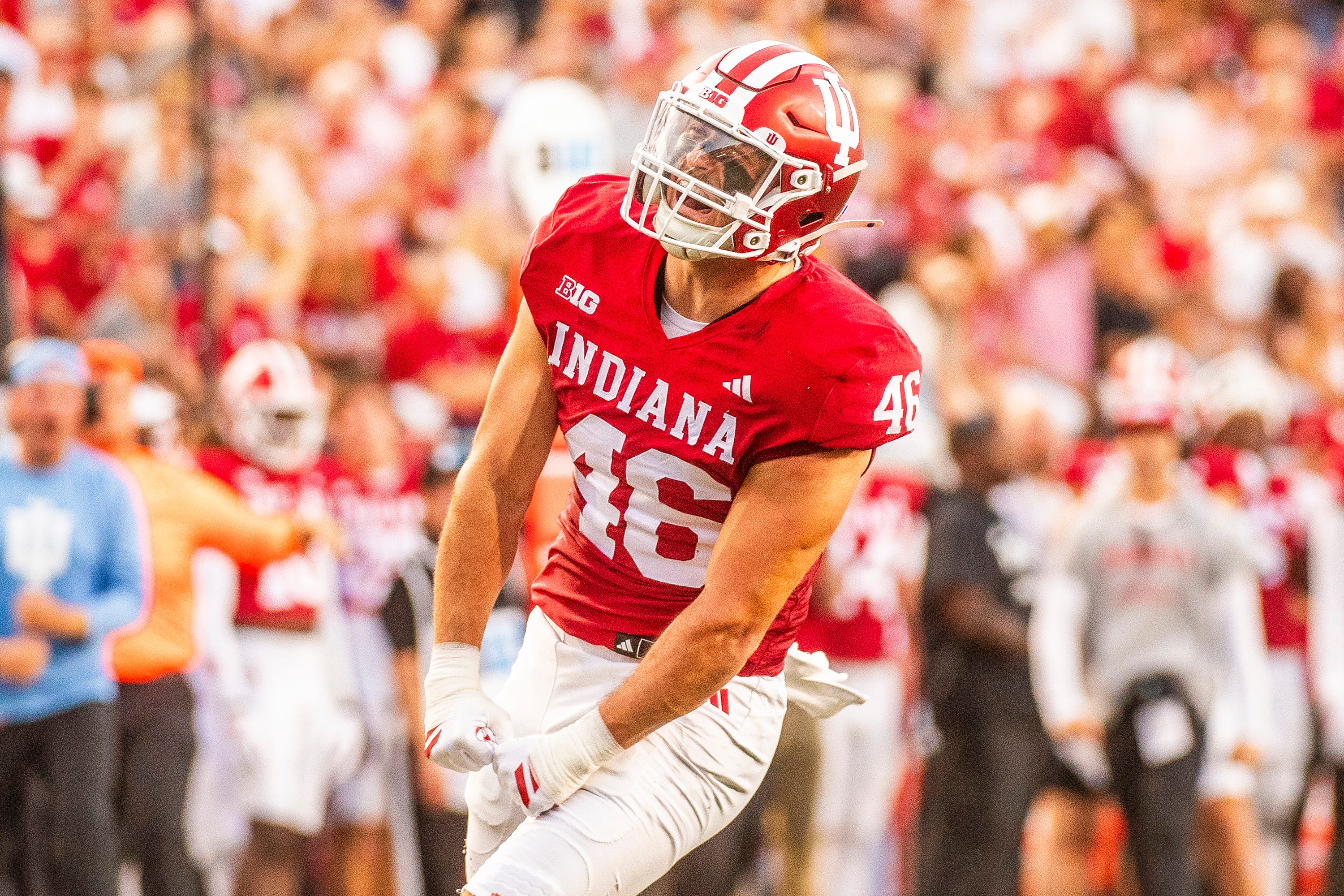 Indiana football vs Illinois: Hoosiers dominate No. 8 team with 63-10 ...