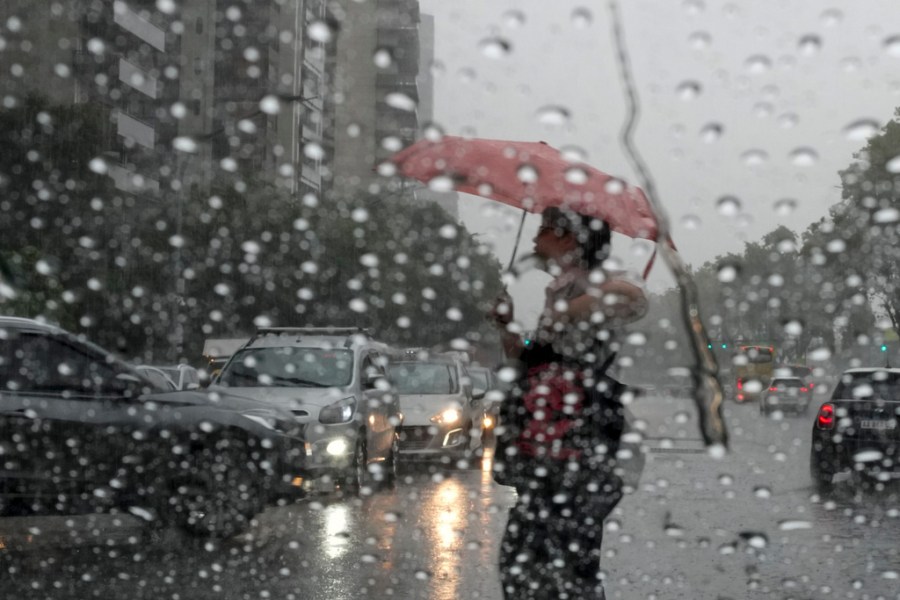 Damaging winds, heavy rain possible as a strong Pacific storm arrives ...