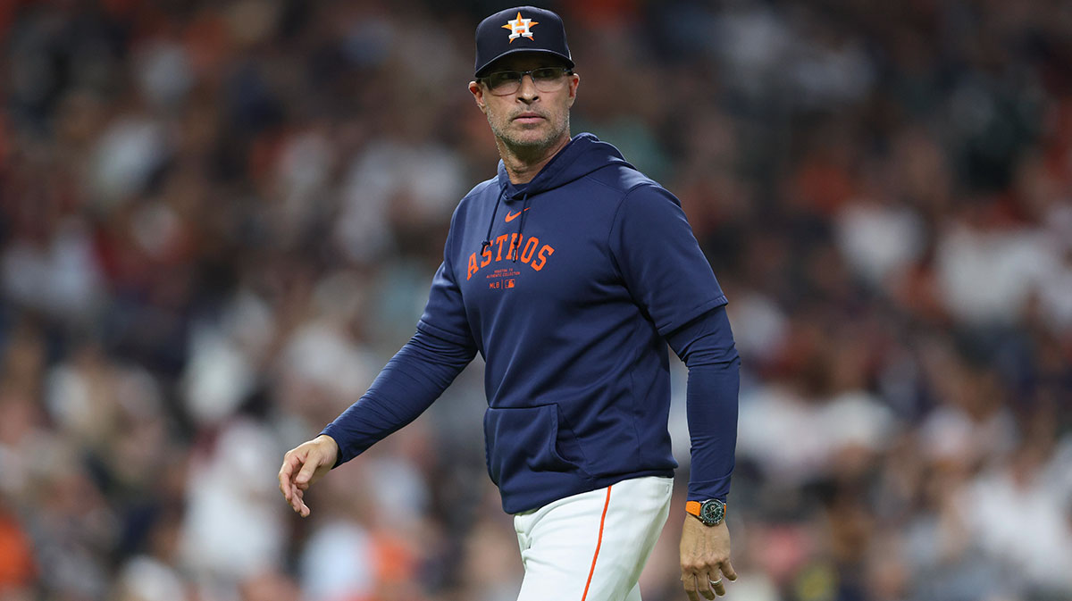 Astros make intriguing roster move after placing outfielder on IL