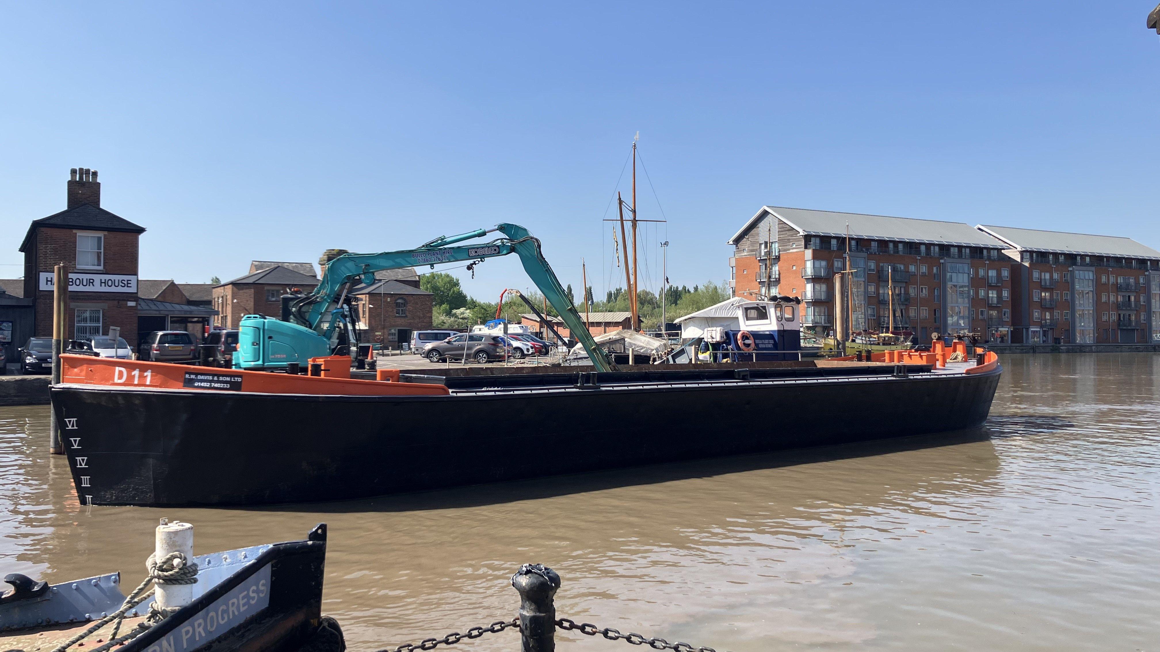 'Huge amount' of silt keeps lock shut after summer